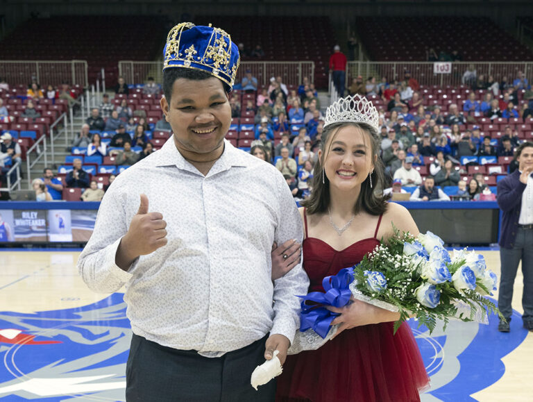 Wiehe, Webster crowned 2024 Grizzly Homecoming Queen, King - News ...